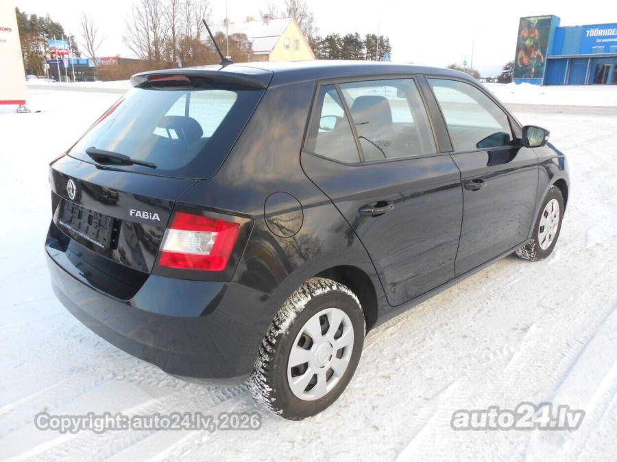 Melns Skoda Fabia 2018 Viljandi, ar dzinēja tilpumu 1.00 L un nobraukumu 18 tūkst. km par 6390 €, foto 2 vietnē AUTOMOTO.COM.LV