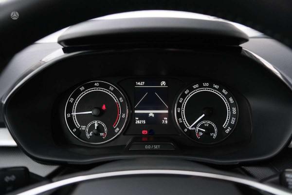 Черный Шкода Фабия 2022 в Вильнюс, объемом двигателя 1.00 л и пробегом 28 тыс. км за 12300 €, фото 6 на AUTOMOTO.COM.LV