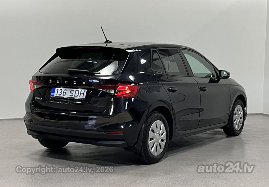 Melns Skoda Fabia 2022 Tallina, ar dzinēja tilpumu 1.00 L un nobraukumu 39 tūkst. km par 11700 €, foto 3 vietnē AUTOMOTO.COM.LV