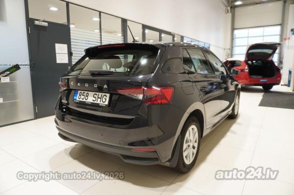 Melns Skoda Fabia 2023 Tallina, ar dzinēja tilpumu 1.00 L un nobraukumu 35 tūkst. km par 13900 €, foto 3 vietnē AUTOMOTO.COM.LV