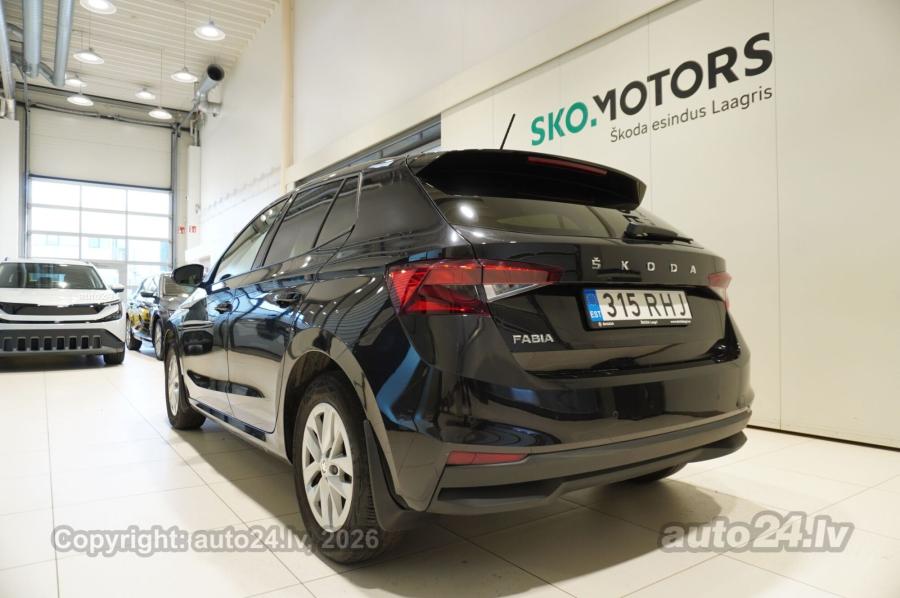 Black Skoda Fabia 2023 in Tallinn, with an engine capacity of 1.00 L and mileage of 26 thousand km for 14900 €, photo 3 on AUTOMOTO.COM.LV