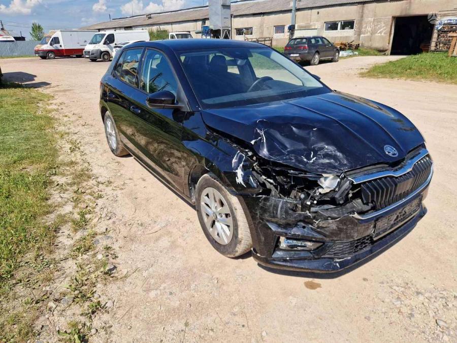 Melns Skoda Fabia 2025 Kauņa, ar dzinēja tilpumu 1.00 L un nobraukumu 13 tūkst. km par 12100 €, foto 1 vietnē AUTOMOTO.COM.LV