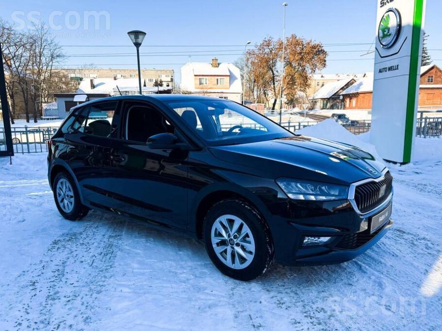 Melns Skoda Fabia 2026 Daugavpils, ar dzinēja tilpumu 1.00 L un nobraukumu 10 tūkst. km par 19100 €, foto 3 vietnē AUTOMOTO.COM.LV