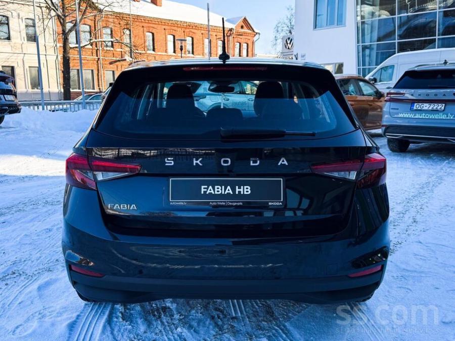 Melns Skoda Fabia 2026 Daugavpils, ar dzinēja tilpumu 1.00 L un nobraukumu 10 tūkst. km par 19100 €, foto 5 vietnē AUTOMOTO.COM.LV