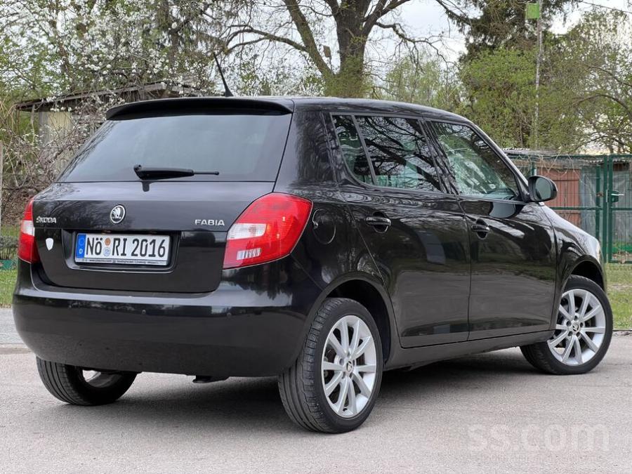 Melns Skoda Fabia 2015 Jelgava, ar dzinēja tilpumu 1.20 L un nobraukumu 234 tūkst. km par 4800 €, foto 5 vietnē AUTOMOTO.COM.LV
