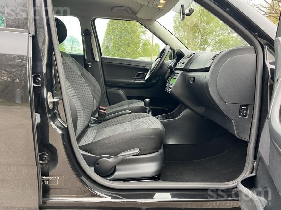 Melns Skoda Fabia 2015 Jelgava, ar dzinēja tilpumu 1.20 L un nobraukumu 234 tūkst. km par 4800 €, foto 13 vietnē AUTOMOTO.COM.LV