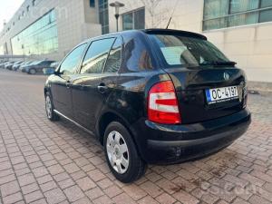 Black Skoda Fabia 2005 in Riga, with an engine capacity of 1.20 L and mileage of 0 thousand km for 1300 €, photo 5 on AUTOMOTO.COM.LV