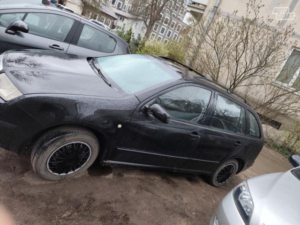 Black Skoda Fabia 2005 in Vilnius, with an engine capacity of 1.90 L and mileage of 314 thousand km for 500 €, photo 4 on AUTOMOTO.COM.LV