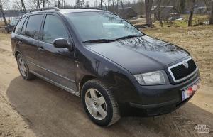Melns Skoda Fabia 2004 Utena, ar dzinēja tilpumu 1.90 L un nobraukumu 409 tūkst. km par 1400 €, foto  vietnē AUTOMOTO.COM.LV