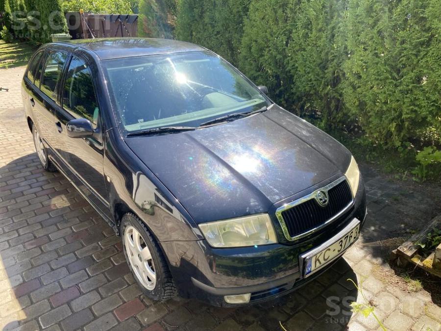 Black Skoda Fabia 2004 in Riga, with an engine capacity of 1.40 L and mileage of 273 thousand km for 1450 €, photo 1 on AUTOMOTO.COM.LV