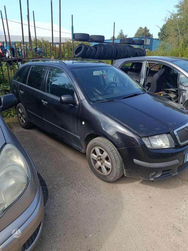 Melns Skoda Fabia 2004 Kauņa, ar dzinēja tilpumu 1.90 L un nobraukumu 250 tūkst. km par 300 €, foto 1 vietnē AUTOMOTO.COM.LV