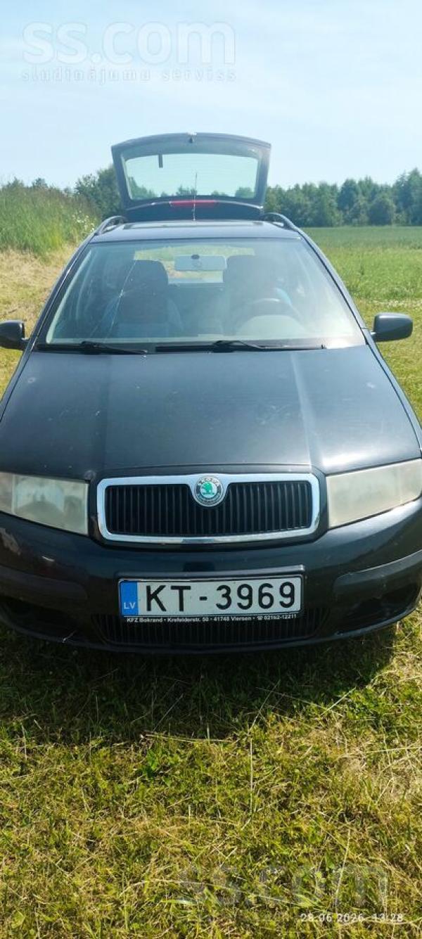 Black Skoda Fabia 2005 in Daugavpils, with an engine capacity of 1.90 L and mileage of 300 thousand km for 700 €, photo 1 on AUTOMOTO.COM.LV