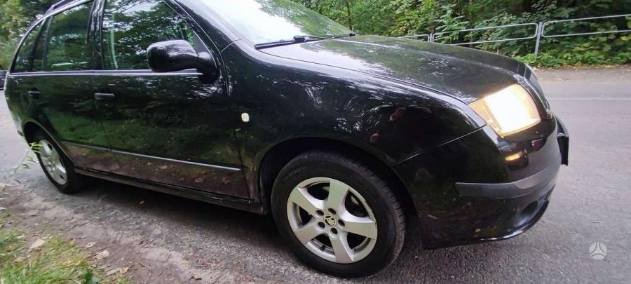 Black Skoda Fabia 2005 in Vilnius, with an engine capacity of 1.39 L and mileage of 190 thousand km for 1950 €, photo 5 on AUTOMOTO.COM.LV
