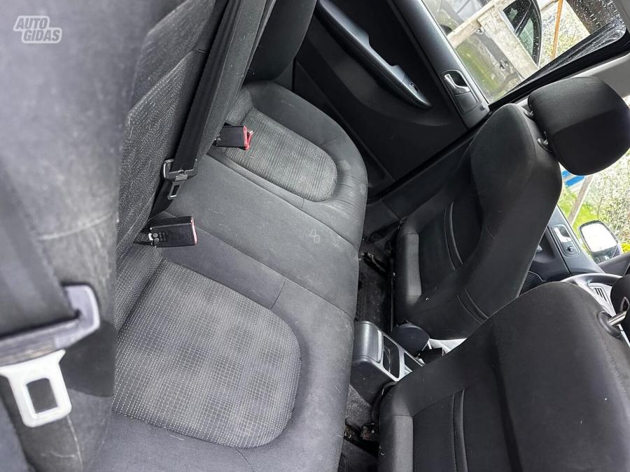 Black Skoda Fabia 2006 in Vilnius, with an engine capacity of 1.20 L and mileage of 109 thousand km for 1850 €, photo 5 on AUTOMOTO.COM.LV