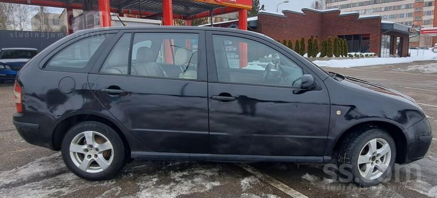 Black Skoda Fabia 2006 in Daugavpils, with an engine capacity of 1.40 L and mileage of 391 thousand km for 950 €, photo 5 on AUTOMOTO.COM.LV