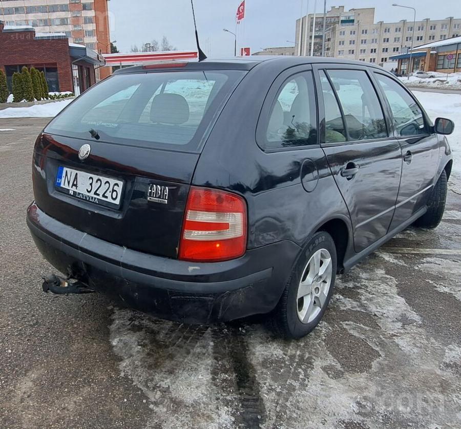 Black Skoda Fabia 2006 in Daugavpils, with an engine capacity of 1.40 L and mileage of 391 thousand km for 950 €, photo 6 on AUTOMOTO.COM.LV