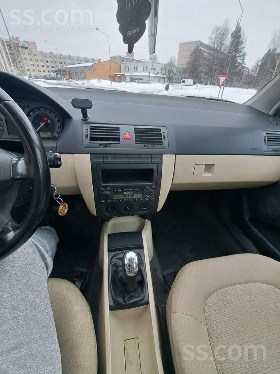 Black Skoda Fabia 2006 in Daugavpils, with an engine capacity of 1.40 L and mileage of 391 thousand km for 950 €, photo 12 on AUTOMOTO.COM.LV