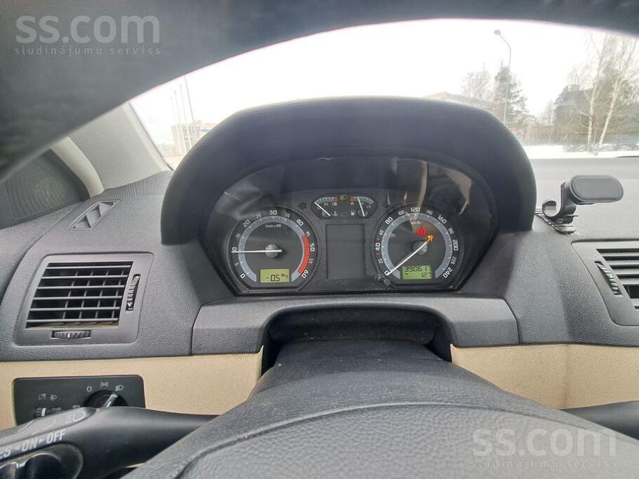 Black Skoda Fabia 2006 in Daugavpils, with an engine capacity of 1.40 L and mileage of 391 thousand km for 950 €, photo 13 on AUTOMOTO.COM.LV