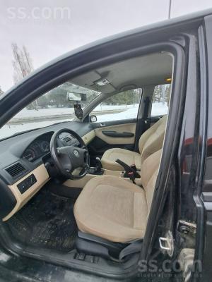 Black Skoda Fabia 2006 in Daugavpils, with an engine capacity of 1.40 L and mileage of 391 thousand km for 950 €, photo 14 on AUTOMOTO.COM.LV
