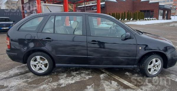 Black Skoda Fabia 2006 in Daugavpils, with an engine capacity of 1.40 L and mileage of 391 thousand km for 1250 €, photo 6 on AUTOMOTO.COM.LV