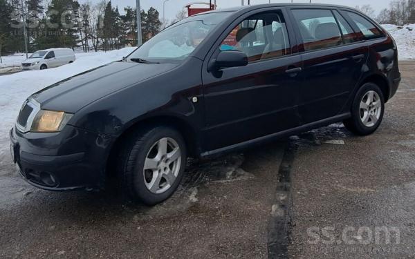 Black Skoda Fabia 2006 in Daugavpils, with an engine capacity of 1.40 L and mileage of 391 thousand km for 1250 €, photo 8 on AUTOMOTO.COM.LV