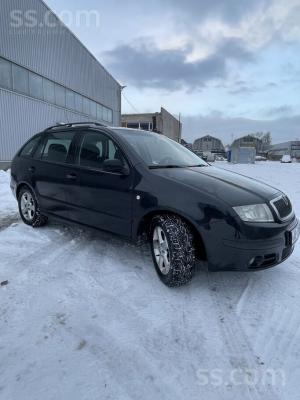 Melns Skoda Fabia 2007 Rīga, ar dzinēja tilpumu 1.90 L un nobraukumu 317 tūkst. km par 1400 €, foto 4 vietnē AUTOMOTO.COM.LV