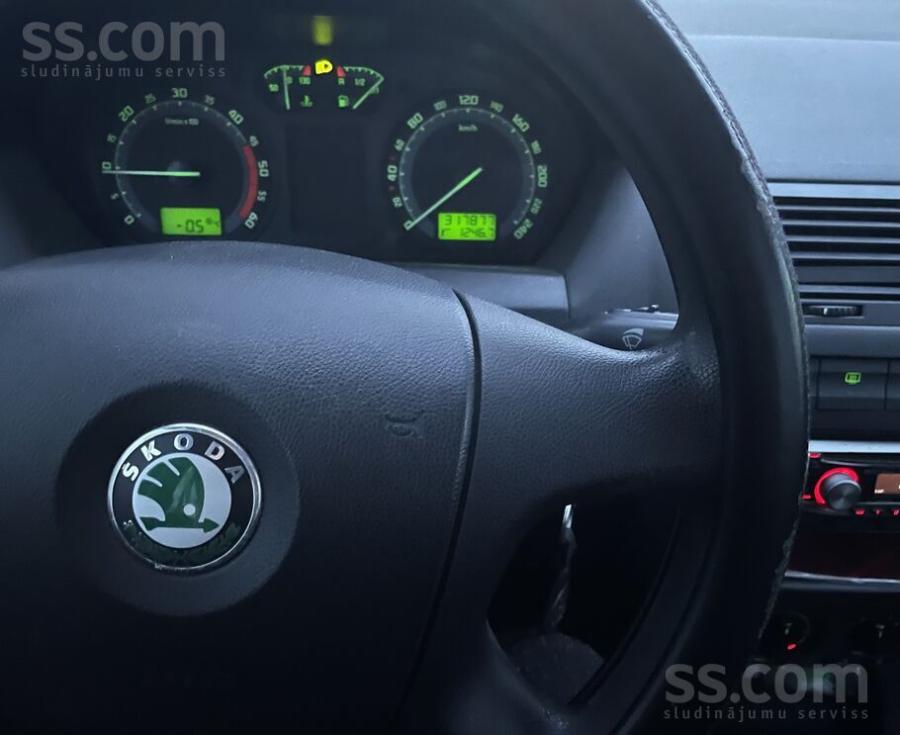 Melns Skoda Fabia 2007 Rīga, ar dzinēja tilpumu 1.90 L un nobraukumu 317 tūkst. km par 1400 €, foto 7 vietnē AUTOMOTO.COM.LV