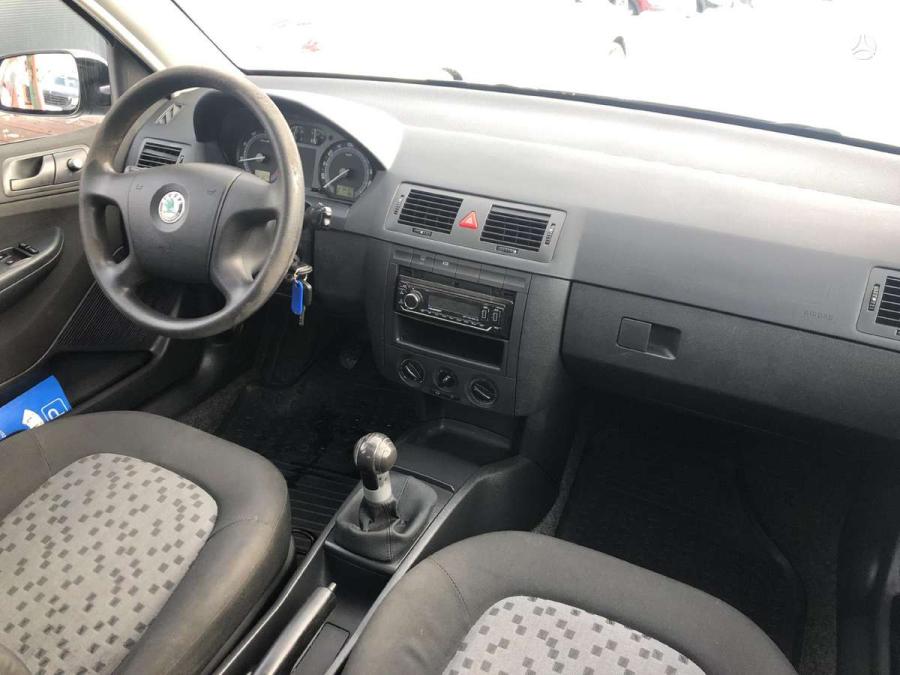 Melns Skoda Fabia 2007 Klaipėda, ar dzinēja tilpumu 1.39 L un nobraukumu 270 tūkst. km par 1350 €, foto 9 vietnē AUTOMOTO.COM.LV