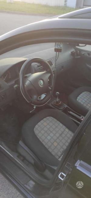 Melns Skoda Fabia 2007 Viļņa, ar dzinēja tilpumu 1.42 L un nobraukumu 282 tūkst. km par 990 €, foto 8 vietnē AUTOMOTO.COM.LV