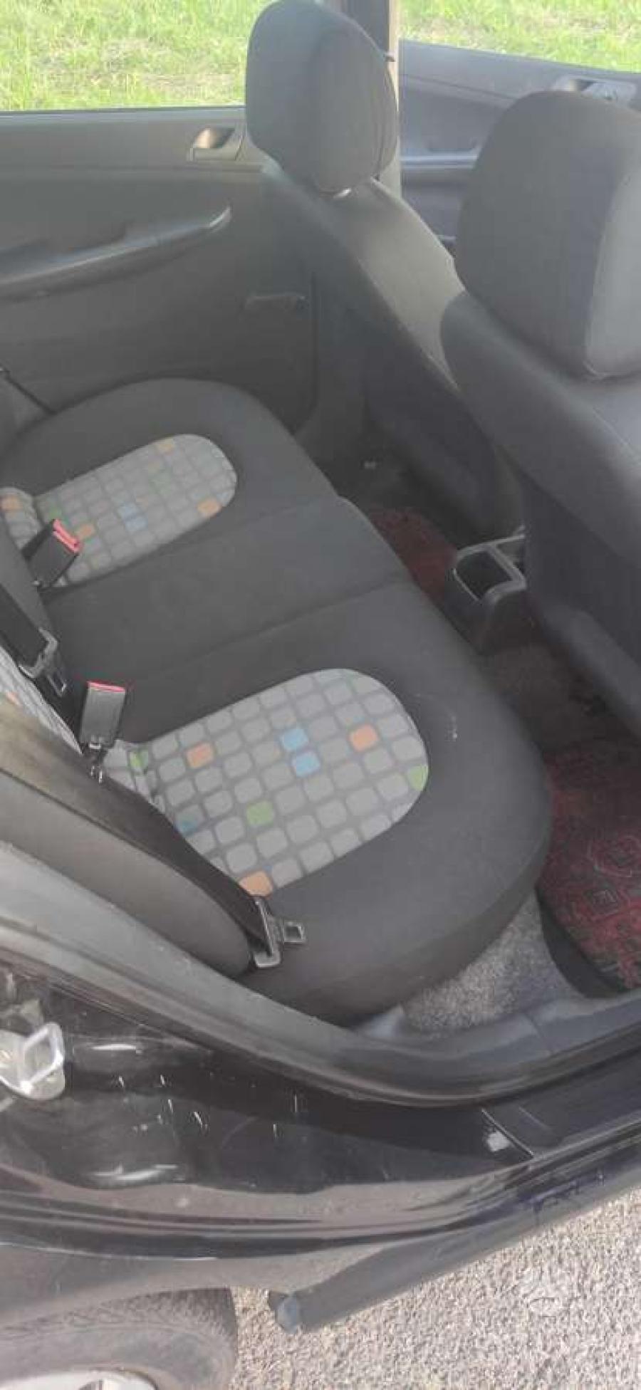 Melns Skoda Fabia 2007 Viļņa, ar dzinēja tilpumu 1.42 L un nobraukumu 282 tūkst. km par 990 €, foto 9 vietnē AUTOMOTO.COM.LV