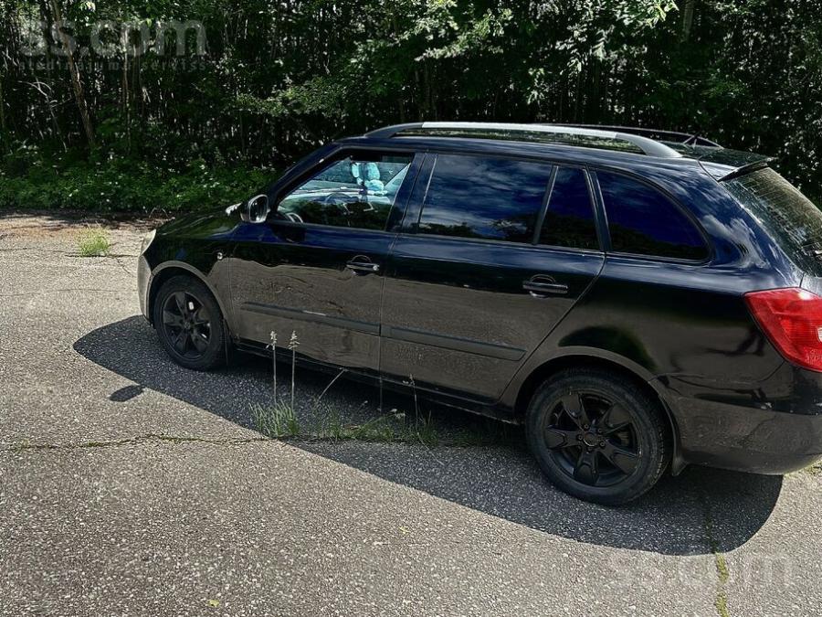 Melns Skoda Fabia 2008 Valka, ar dzinēja tilpumu 1.40 L un nobraukumu 440 tūkst. km par 2000 €, foto 3 vietnē AUTOMOTO.COM.LV