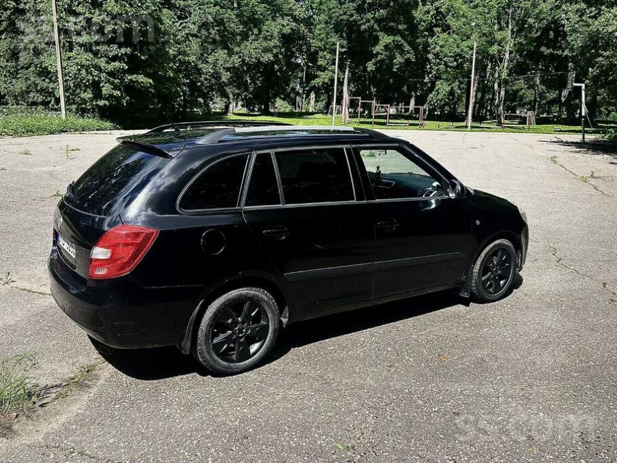 Melns Skoda Fabia 2008 Valka, ar dzinēja tilpumu 1.40 L un nobraukumu 440 tūkst. km par 2000 €, foto 4 vietnē AUTOMOTO.COM.LV