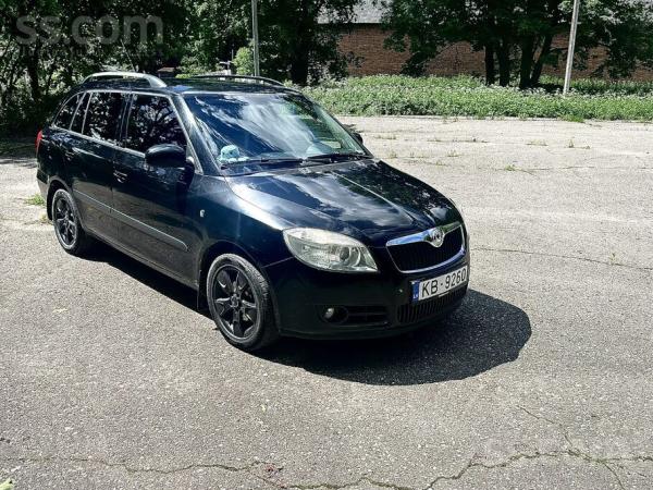 Black Skoda Fabia 2008 in Valka, with an engine capacity of 1.40 L and mileage of 440 thousand km for 2000 €, photo 5 on AUTOMOTO.COM.LV