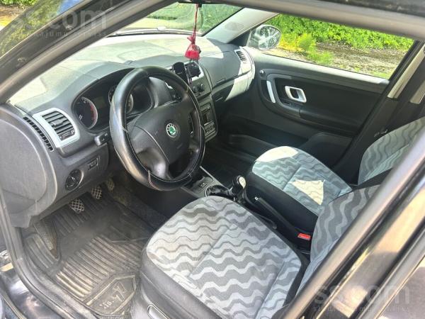 Black Skoda Fabia 2008 in Valka, with an engine capacity of 1.40 L and mileage of 440 thousand km for 2000 €, photo 6 on AUTOMOTO.COM.LV