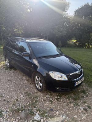 Melns Skoda Fabia 2008 Panevēža, ar dzinēja tilpumu 1.90 L un nobraukumu 310 tūkst. km par 700 €, foto  vietnē AUTOMOTO.COM.LV