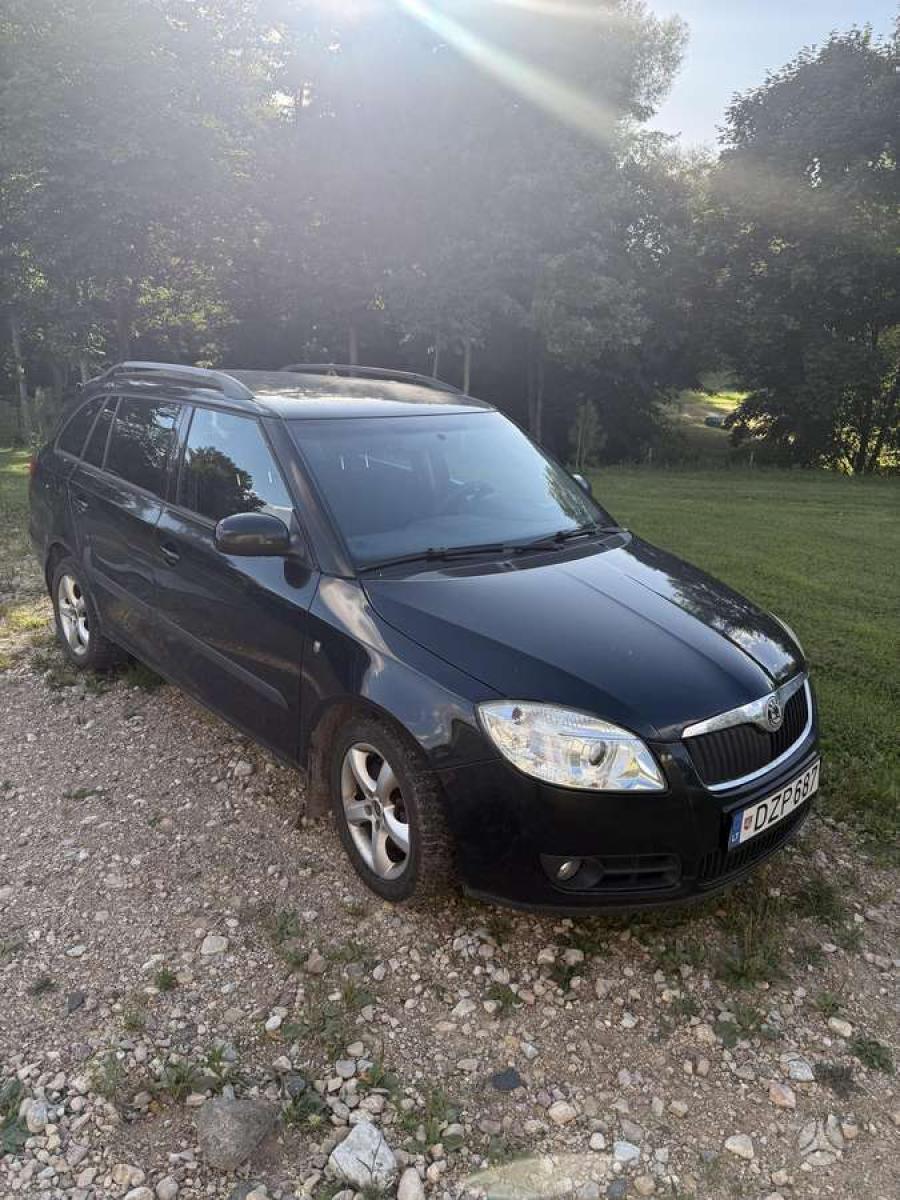 Black Skoda Fabia 2008 in Panevezys, with an engine capacity of 1.90 L and mileage of 310 thousand km for 700 €, photo 1 on AUTOMOTO.COM.LV