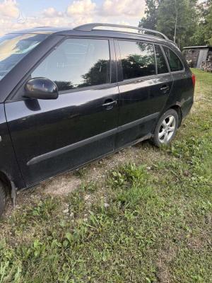 Black Skoda Fabia 2008 in Panevezys, with an engine capacity of 1.90 L and mileage of 310 thousand km for 700 €, photo 3 on AUTOMOTO.COM.LV