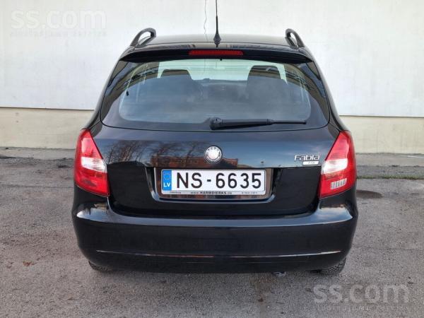 Black Skoda Fabia 2010 in Ogre, with an engine capacity of 1.40 L and mileage of 210 thousand km for 3150 €, photo 7 on AUTOMOTO.COM.LV