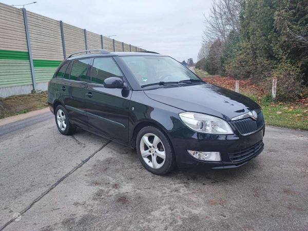 Black Skoda Fabia 2010 in Kaunas, with an engine capacity of 1.20 L and mileage of 36 thousand km for 2000 €, photo 2 on AUTOMOTO.COM.LV