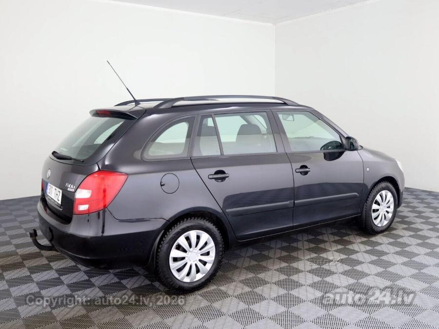 Melns Skoda Fabia 2010 Tallina, ar dzinēja tilpumu 1.20 L un nobraukumu 259 tūkst. km par 1699 €, foto 3 vietnē AUTOMOTO.COM.LV