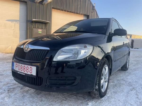 Black Skoda Fabia 2010 in Vilnius, with an engine capacity of 1.42 L and mileage of 361 thousand km for 2250 €, photo 1 on AUTOMOTO.COM.LV