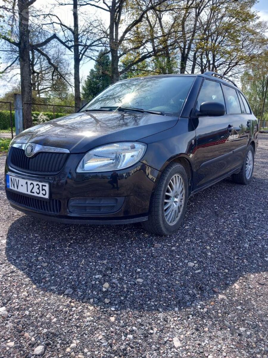 Melns Skoda Fabia 2010 Cēsis, ar dzinēja tilpumu 1.40 L un nobraukumu 318 tūkst. km par 1890 €, foto 1 vietnē AUTOMOTO.COM.LV