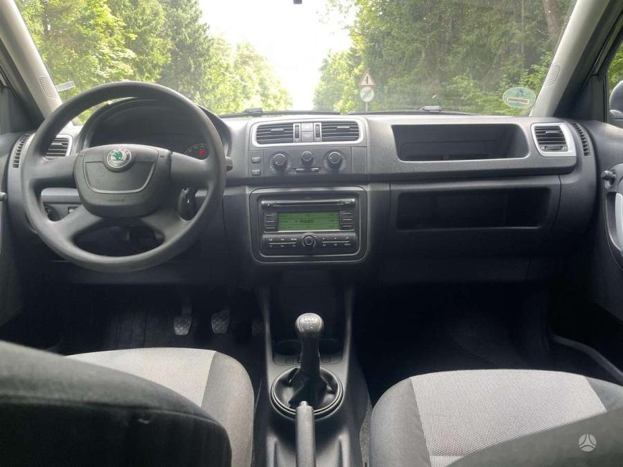 Black Skoda Fabia 2010 in Vilnius, with an engine capacity of 1.42 L and mileage of 363 thousand km for 1699 €, photo 11 on AUTOMOTO.COM.LV