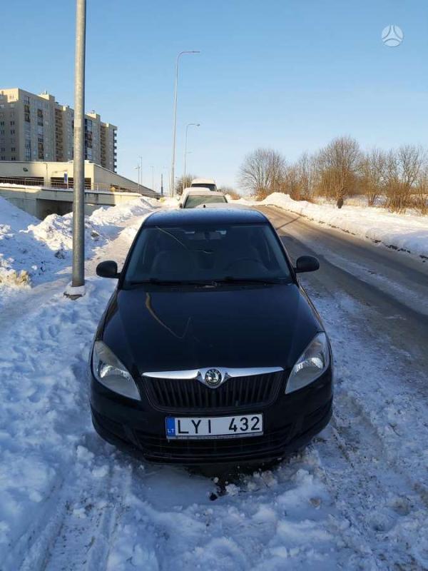 Melns Skoda Fabia 2011 Viļņa, ar dzinēja tilpumu 1.20 L un nobraukumu 194 tūkst. km par 1800 €, foto 2 vietnē AUTOMOTO.COM.LV