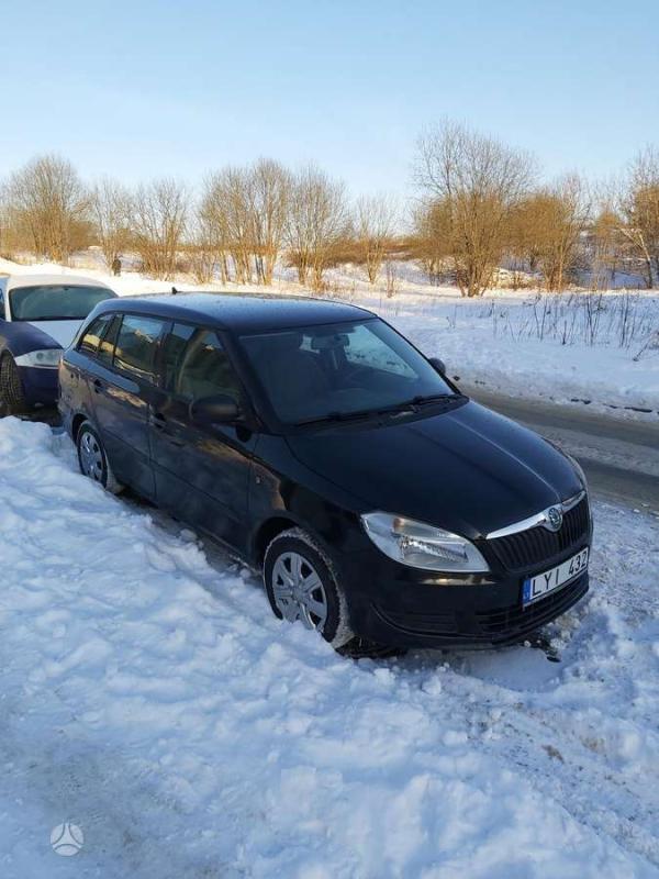 Melns Skoda Fabia 2011 Viļņa, ar dzinēja tilpumu 1.20 L un nobraukumu 194 tūkst. km par 1800 €, foto 3 vietnē AUTOMOTO.COM.LV