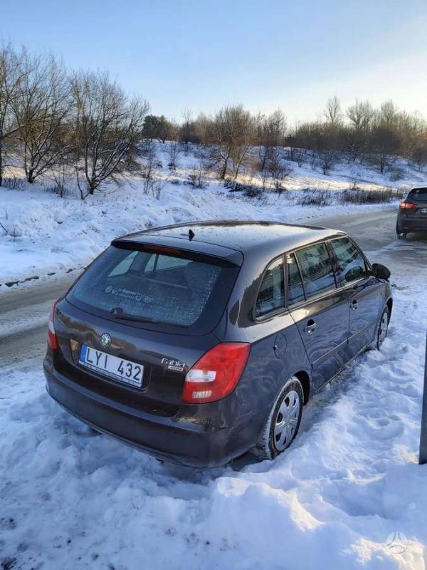 Melns Skoda Fabia 2011 Viļņa, ar dzinēja tilpumu 1.20 L un nobraukumu 194 tūkst. km par 1800 €, foto 4 vietnē AUTOMOTO.COM.LV