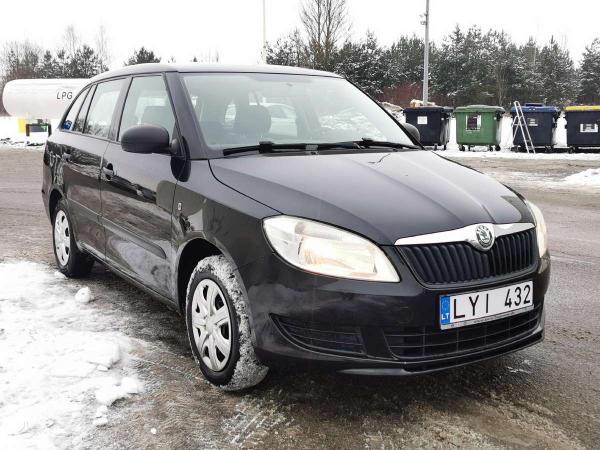 Black Skoda Fabia 2011 in Vilnius, with an engine capacity of 1.20 L and mileage of 193 thousand km for 1500 €, photo 4 on AUTOMOTO.COM.LV