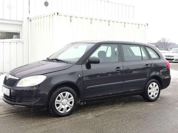 Black Skoda Fabia 2011 in Vilnius, with an engine capacity of 1.20 L and mileage of 193 thousand km for 1500 €, photo 5 on AUTOMOTO.COM.LV
