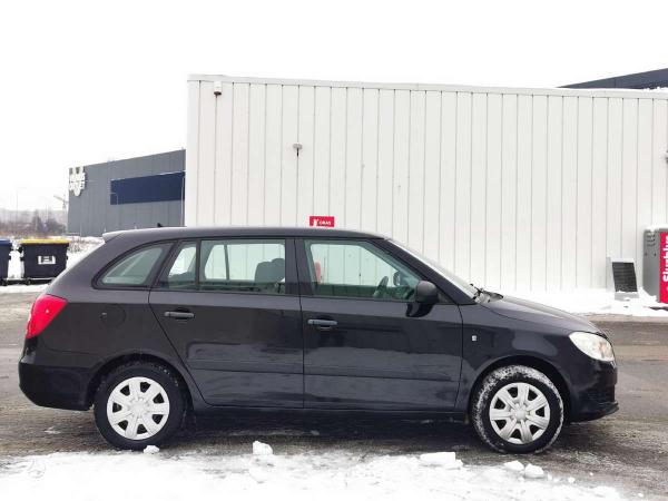 Black Skoda Fabia 2011 in Vilnius, with an engine capacity of 1.20 L and mileage of 193 thousand km for 1500 €, photo 10 on AUTOMOTO.COM.LV