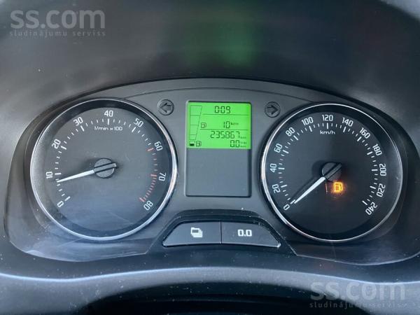 Melns Skoda Fabia 2011 Talsi, ar dzinēja tilpumu 1.40 L un nobraukumu 236 tūkst. km par 3999 €, foto 9 vietnē AUTOMOTO.COM.LV